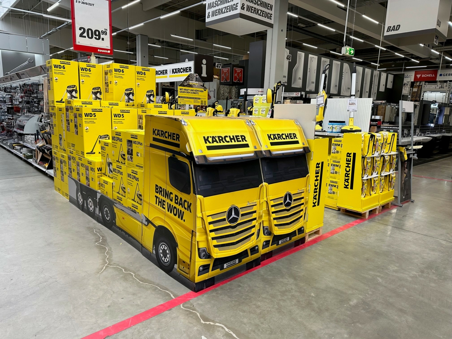 Schönes Display aus Wellpappe in LKW-Form - Verpackungs- und ...