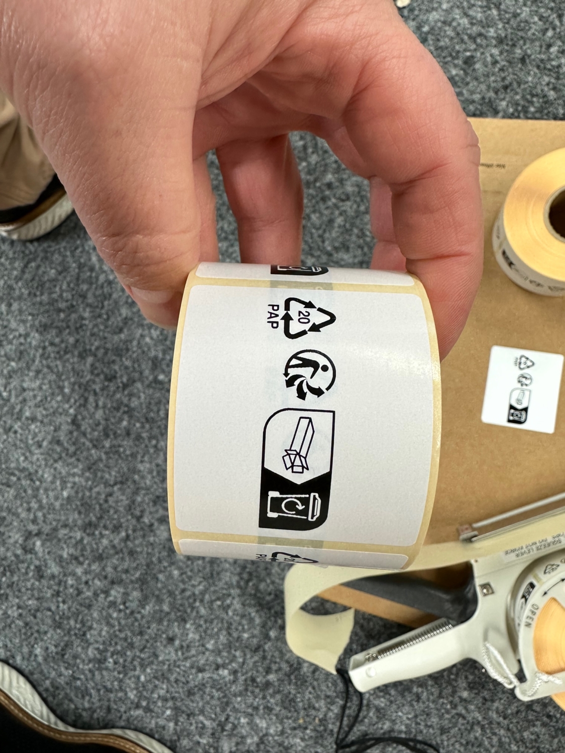 Recyclingkennzeichnung PAP 20 , PAP 21, PAP 22, LDPE 04 in der Übergangsphase etikettieren ...